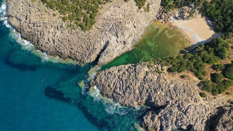 10 Beautiful Secret Beaches in Greece | The Mediterranean Traveller